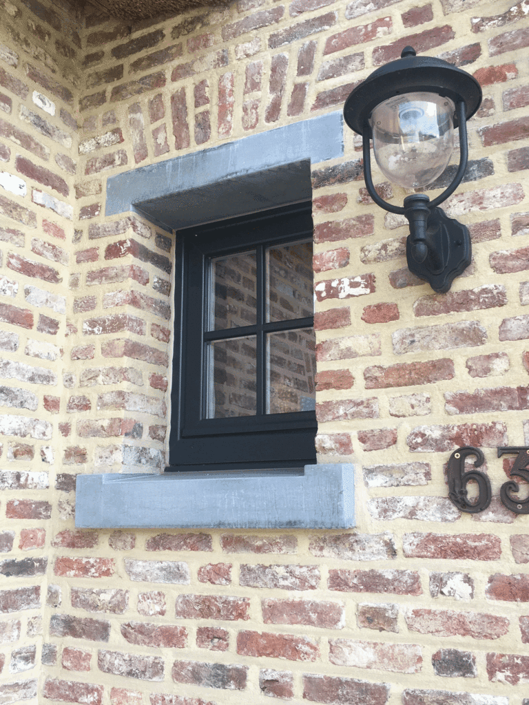 Dorpel/linteel in Belgische blauwe hardsteen 'Frans & Louise' - VASP